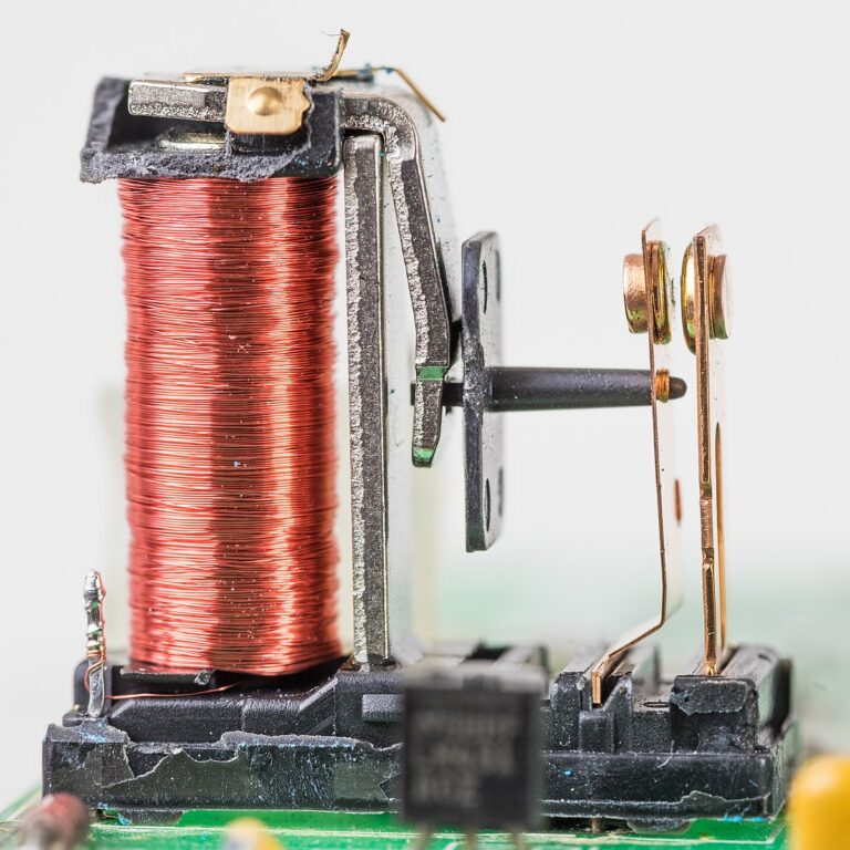 What are Railway Relays? – Civil Engineering Tech